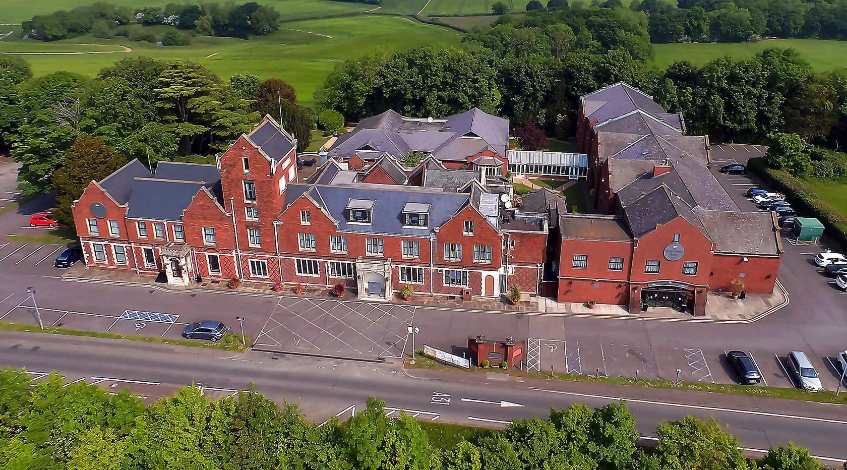 Tesla Owners Meeting - Superchargers - Hogs Back Hotel & Spa, Farnham ...